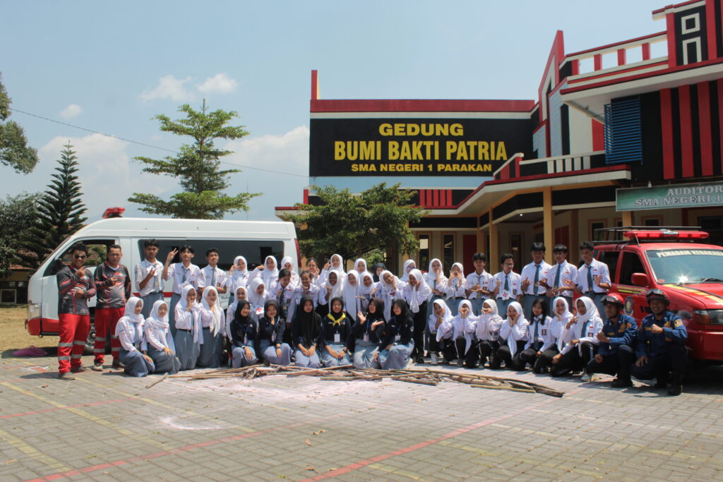 SMA Negeri 1 Parakan – Berprestasi